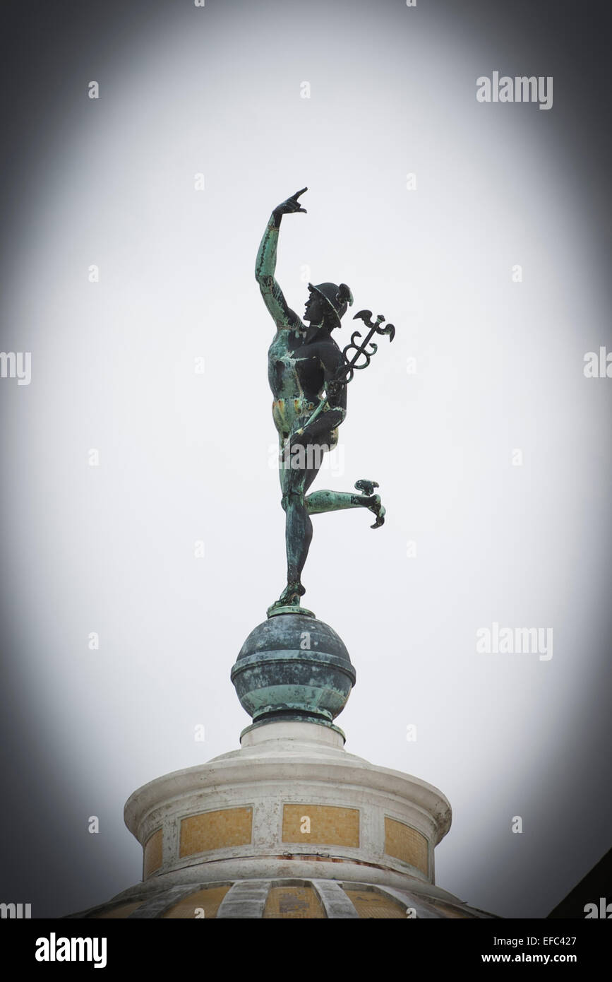 Bronze statue of hermes immagini e fotografie stock ad alta risoluzione ...