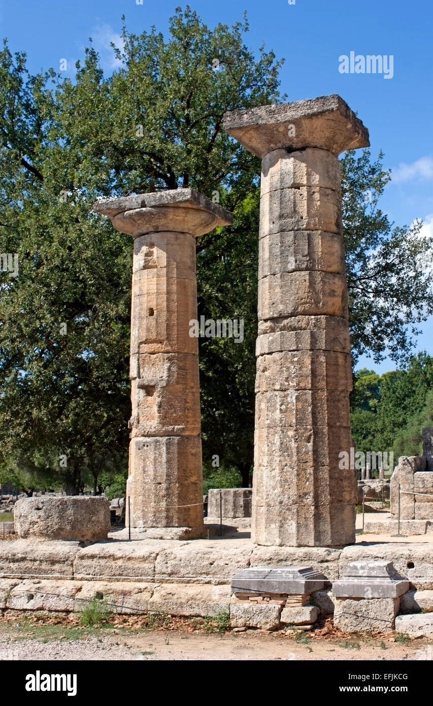Colonne doriche in i resti del Tempio di Hera , antica Olympia, del ...