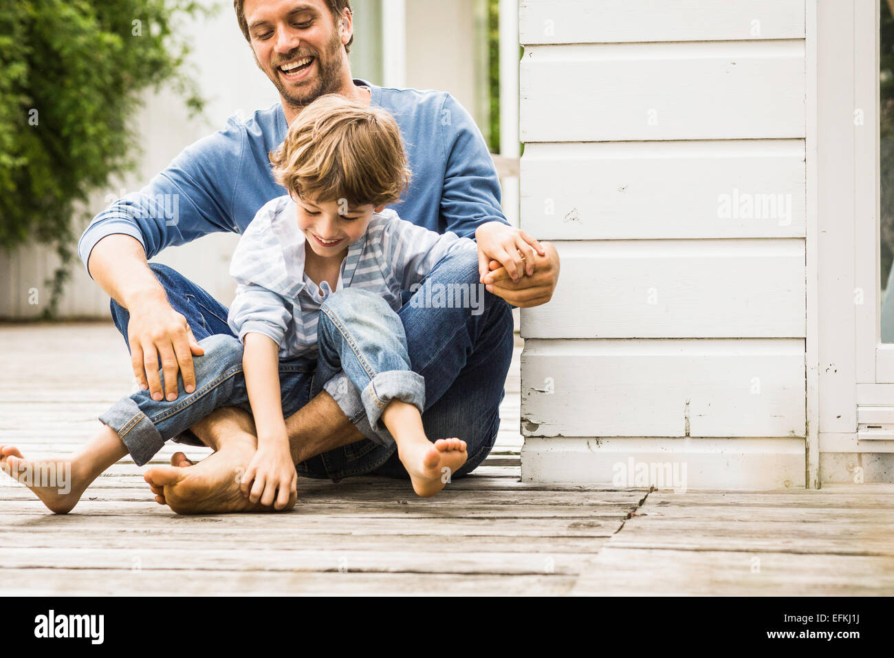 Tickling Boy Feet Immagini e Fotos Stock - Alamy