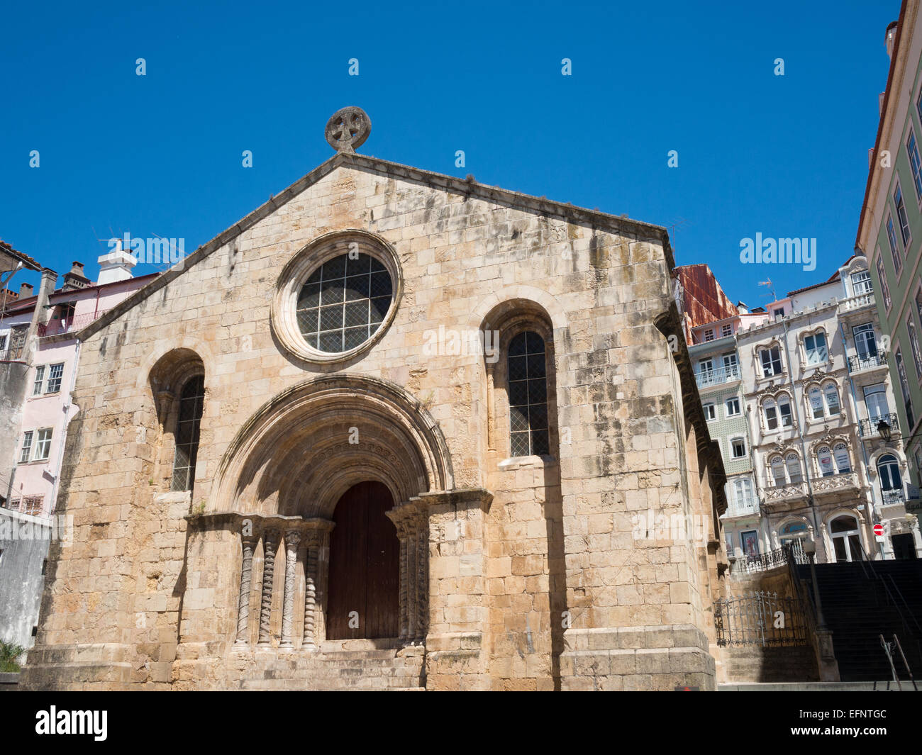Chiesa in stile romano immagini e fotografie stock ad alta risoluzione ...