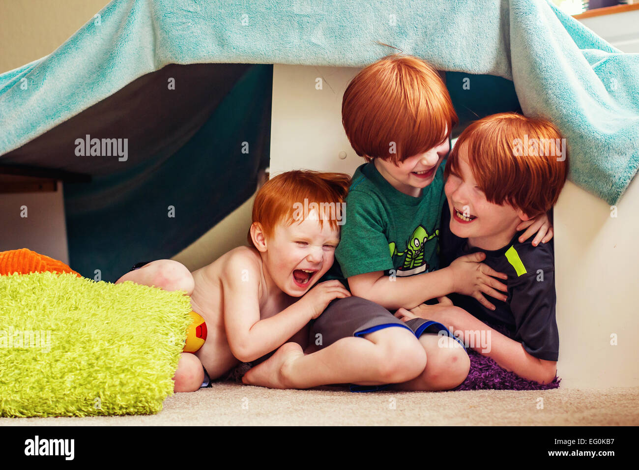 Solletico bambino immagini e fotografie stock ad alta risoluzione - Alamy