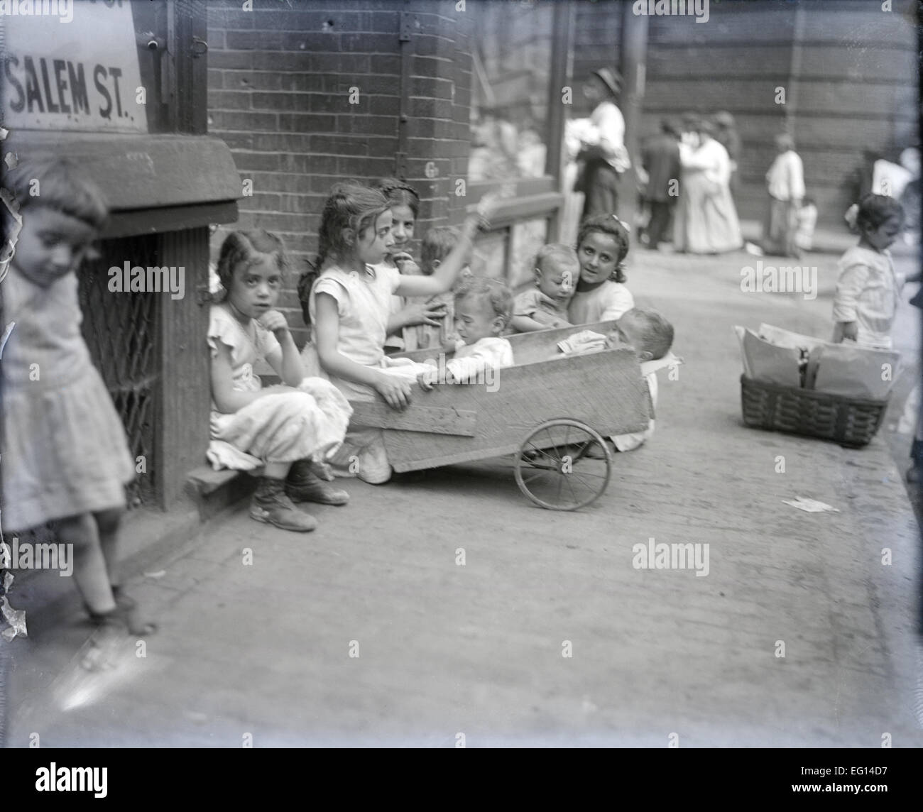 Povero vittoriano immagini e fotografie stock ad alta risoluzione - Alamy
