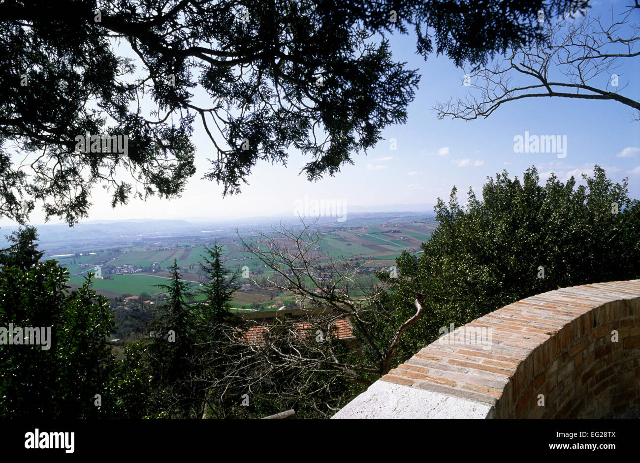 L'Italia, le Marche, Recanati, colle dell'infinito del poeta italiano Giacomo Leopardi, punto di ...