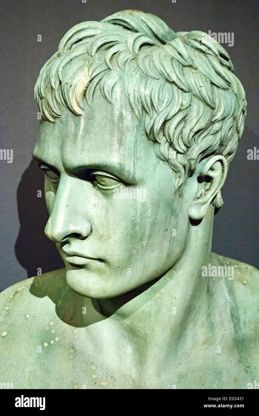 Una fusione in bronzo di un busto di Napoleone Bonaparte da giovane ...