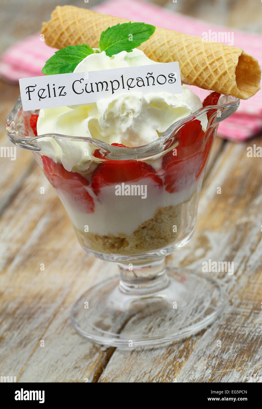 Feliz cumpleanos immagini e fotografie stock ad alta risoluzione - Alamy