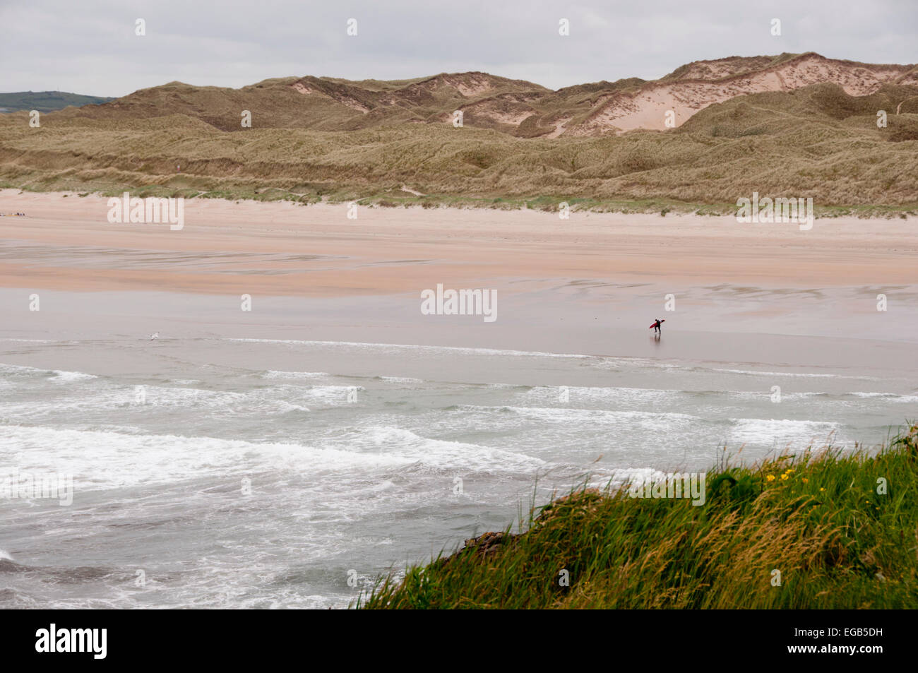 Surf in donegal immagini e fotografie stock ad alta risoluzione - Alamy