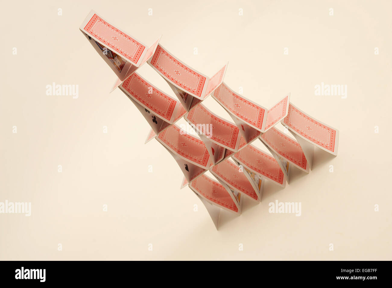 Pyramid of playing cards immagini e fotografie stock ad alta ...