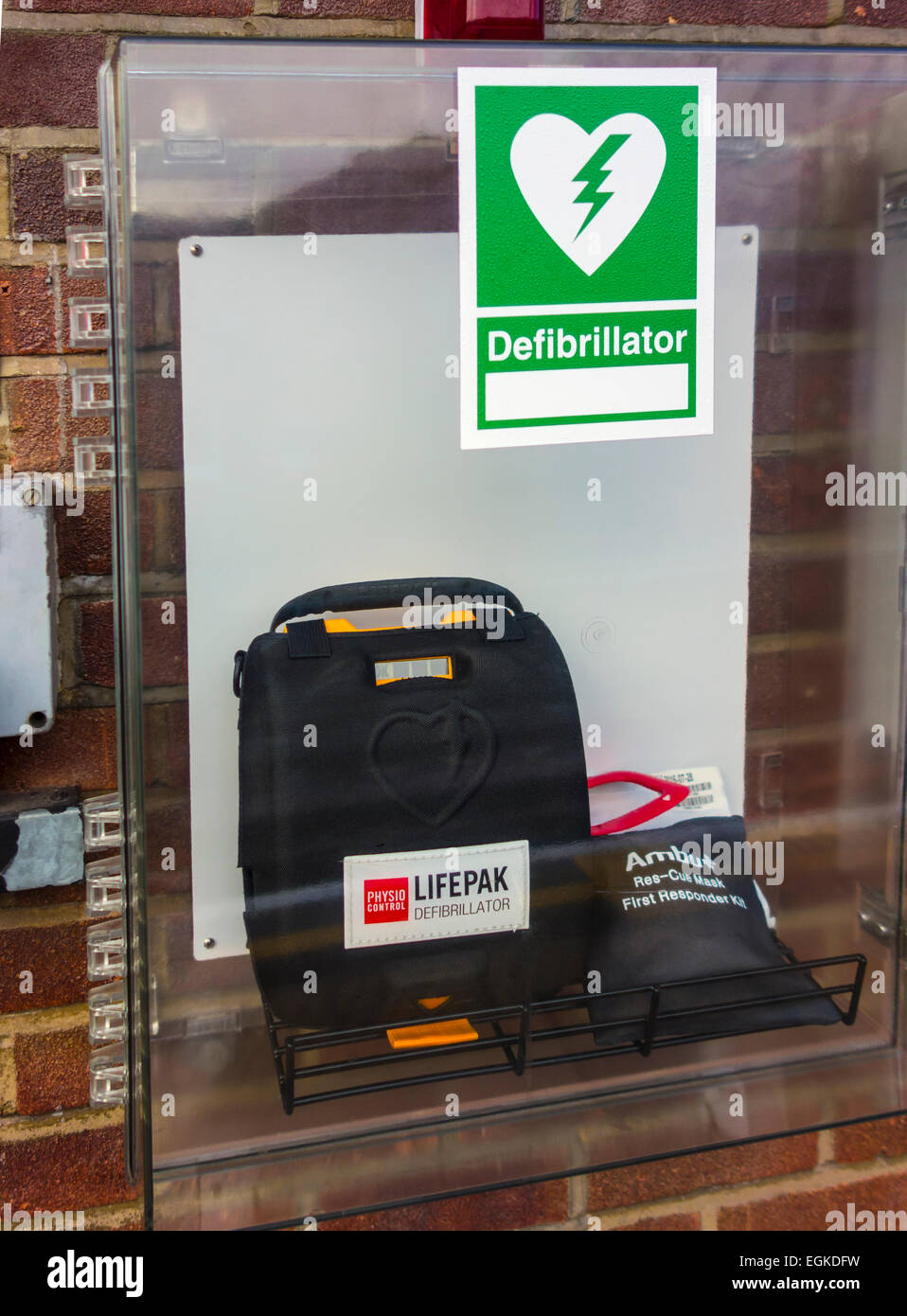 Defibrillatore cardiaco immagini e fotografie stock ad alta risoluzione ...