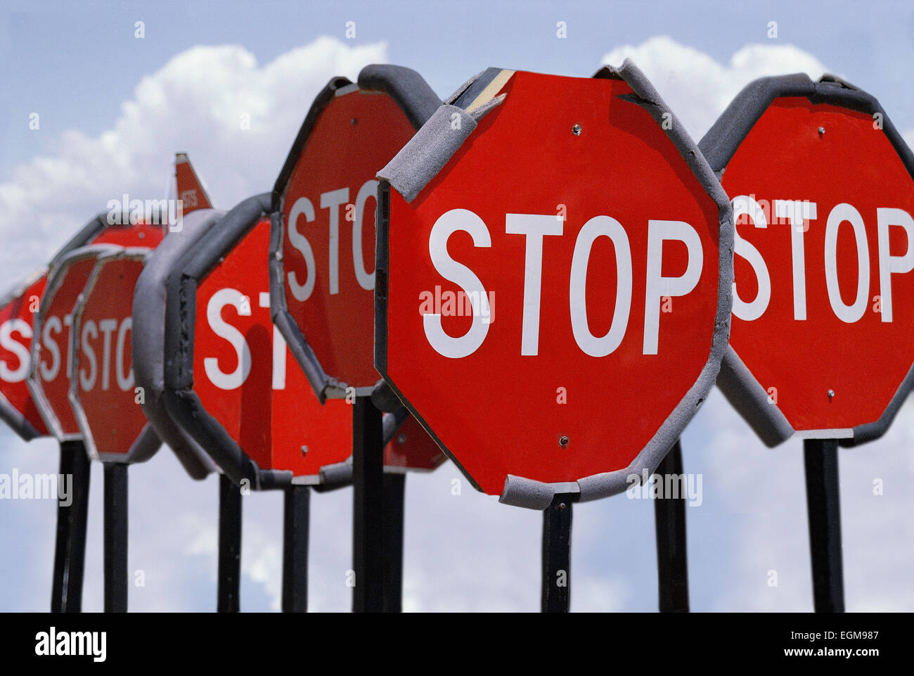 Segnaletica di stop ottagonale immagini e fotografie stock ad alta ...