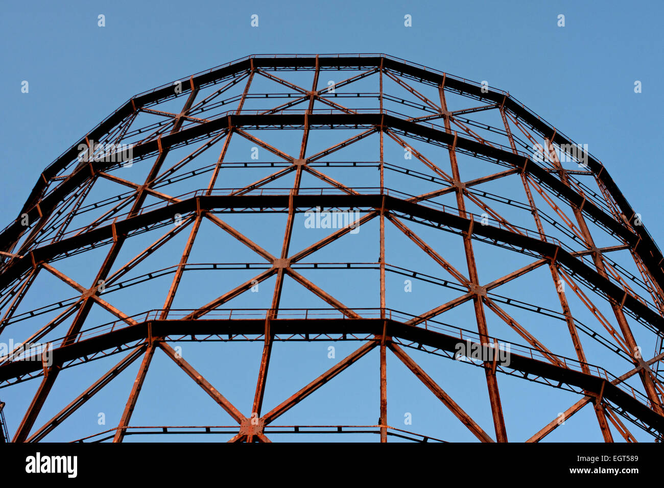 Struttura del gasometro immagini e fotografie stock ad alta risoluzione ...