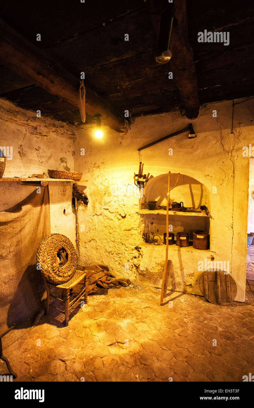 Attrezzi antichi contadini immagini e fotografie stock ad alta ...