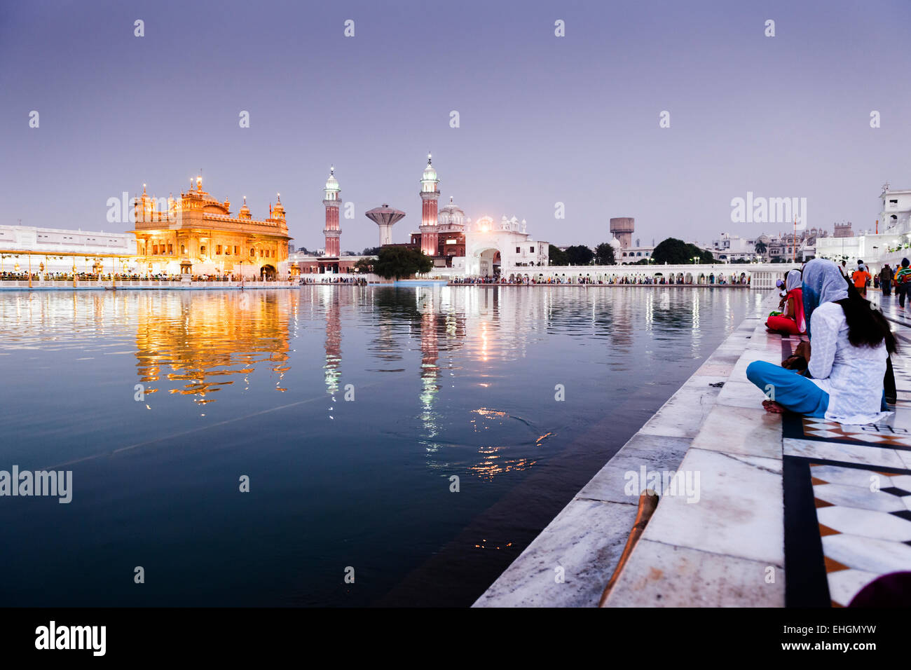 Amritsar golden temple immagini e fotografie stock ad alta risoluzione ...