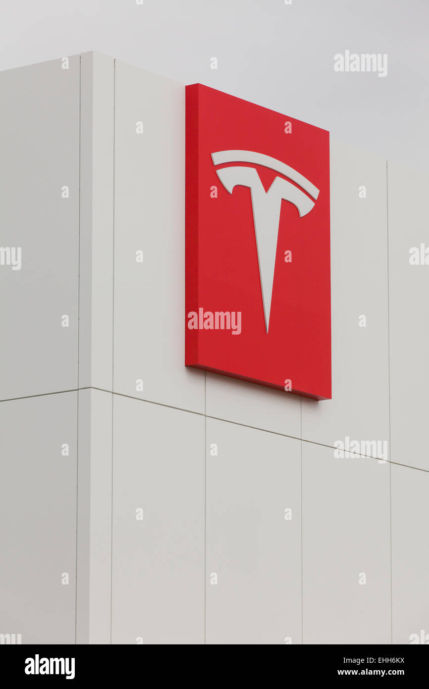 Tesla sign immagini e fotografie stock ad alta risoluzione - Alamy