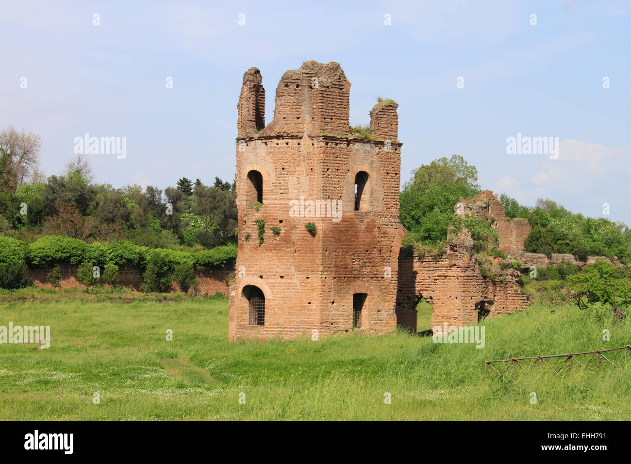 Mausoleo di romolo e villa di massenzio immagini e fotografie stock ad ...