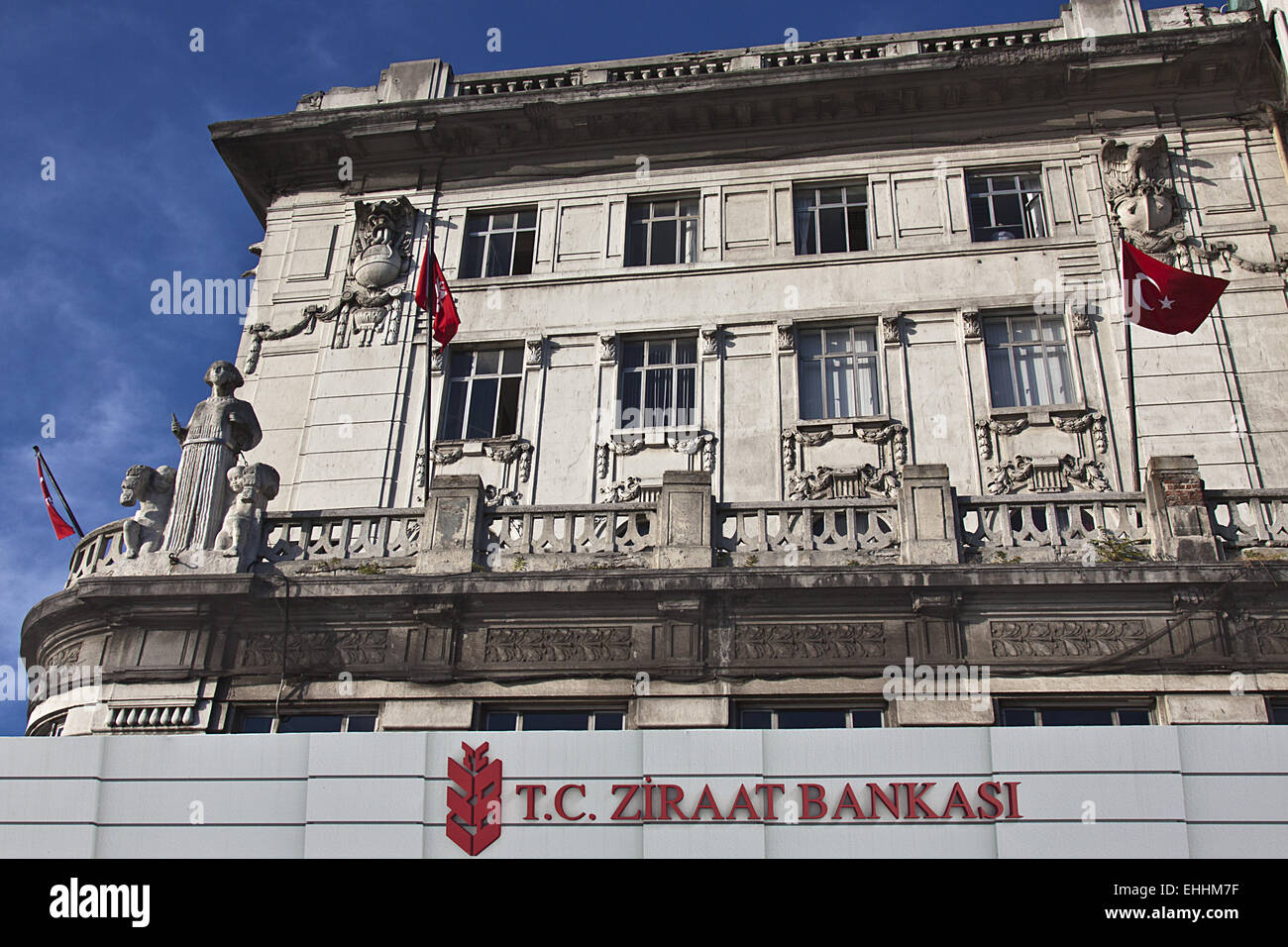 Banca ziraat turca immagini e fotografie stock ad alta risoluzione - Alamy
