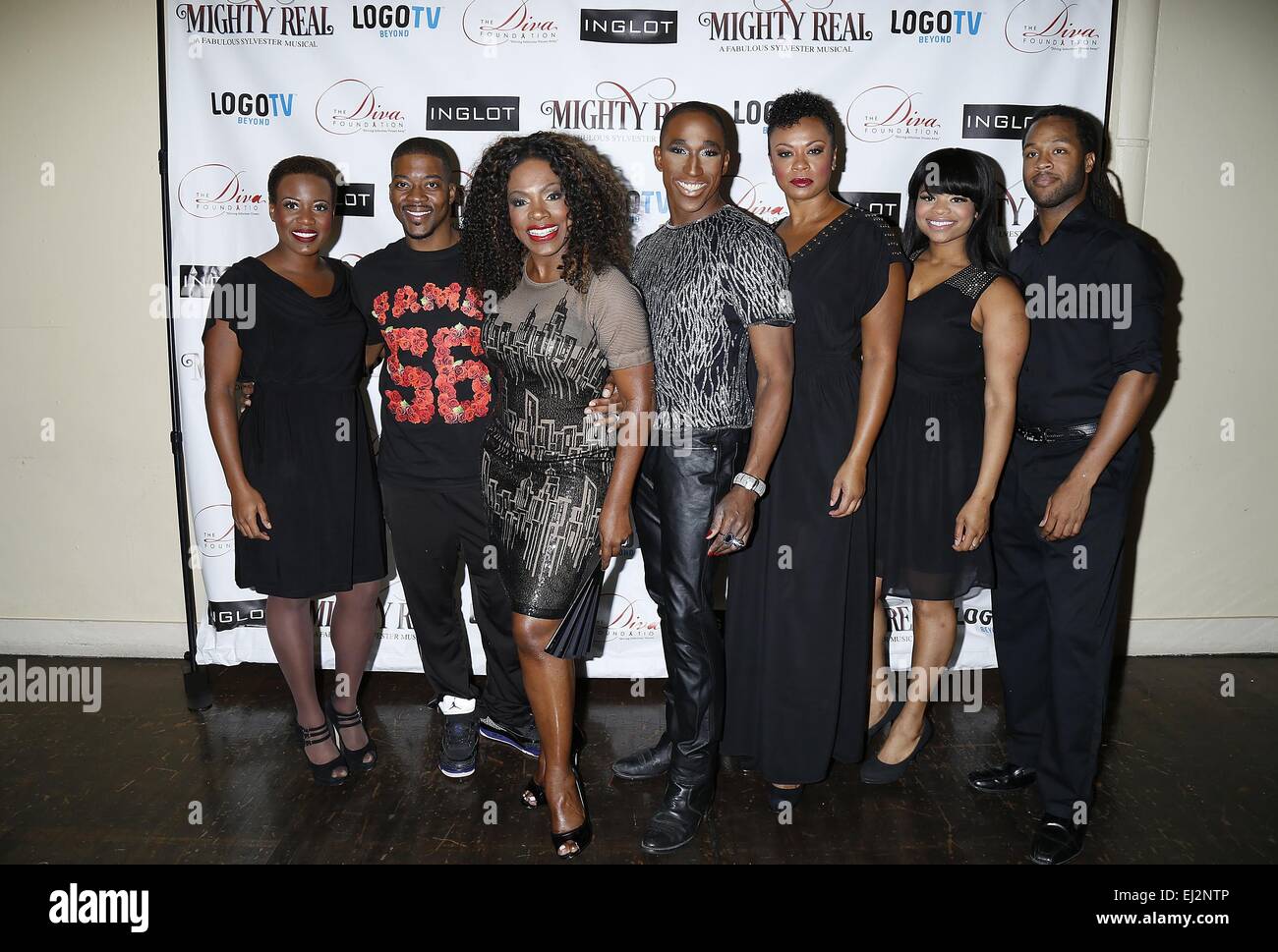 Serata di Apertura del possente reale: una favolosa Silvestro musical ...