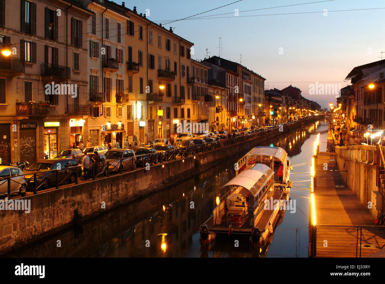 Strade milano immagini e fotografie stock ad alta risoluzione - Alamy