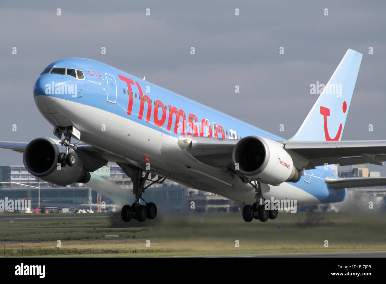 Thomson tui airways immagini e fotografie stock ad alta risoluzione - Alamy