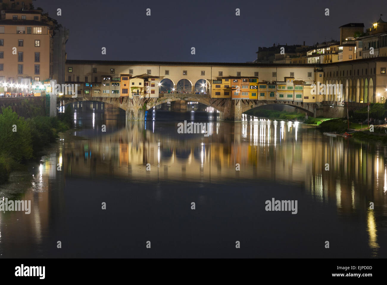 Ponte vecchio ponte di notte a firenze immagini e fotografie stock ad ...