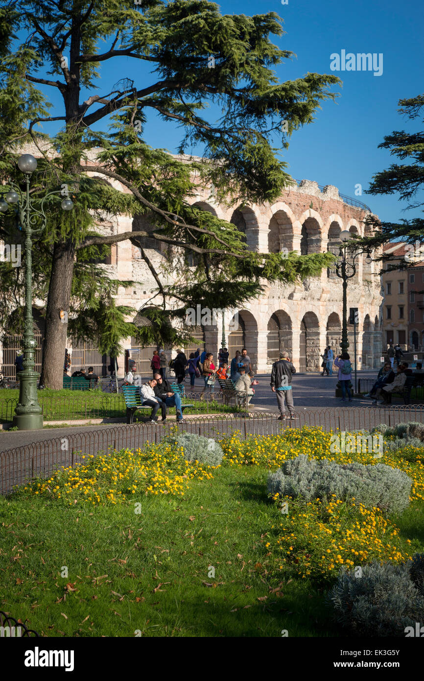 Anfiteatro romano a verona immagini e fotografie stock ad alta ...