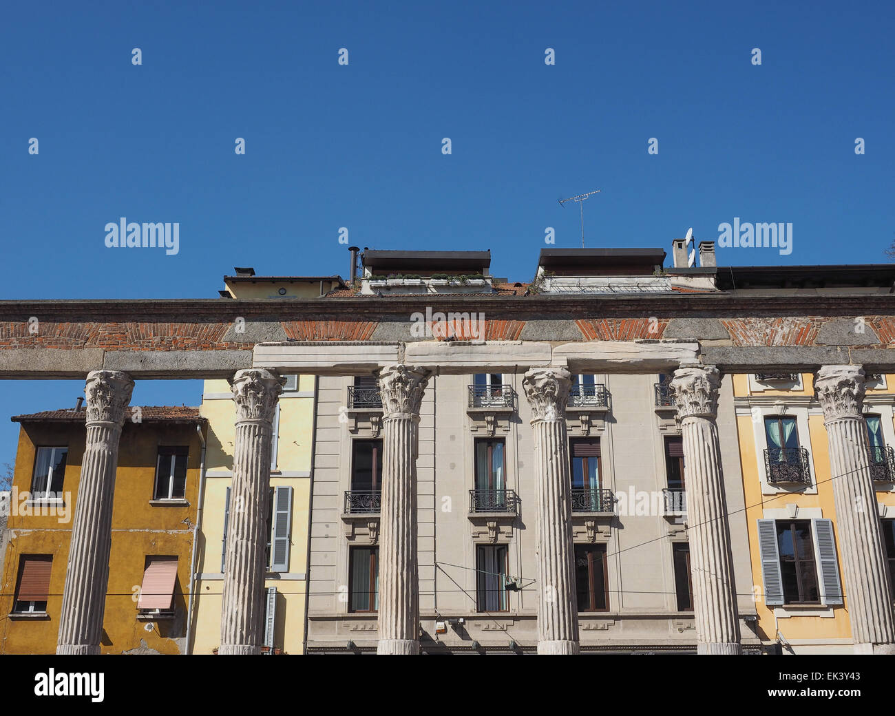 Colonne di San Lorenzo a San Lorenzo colonne antiche rovine romane ...