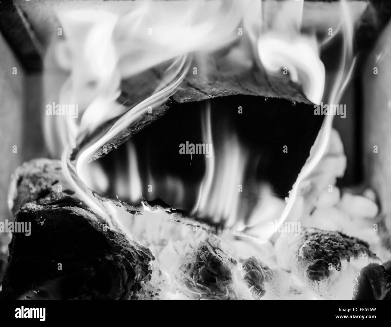 Tubo della stufa a legna Foto e Immagini Stock in Bianco e Nero - Alamy