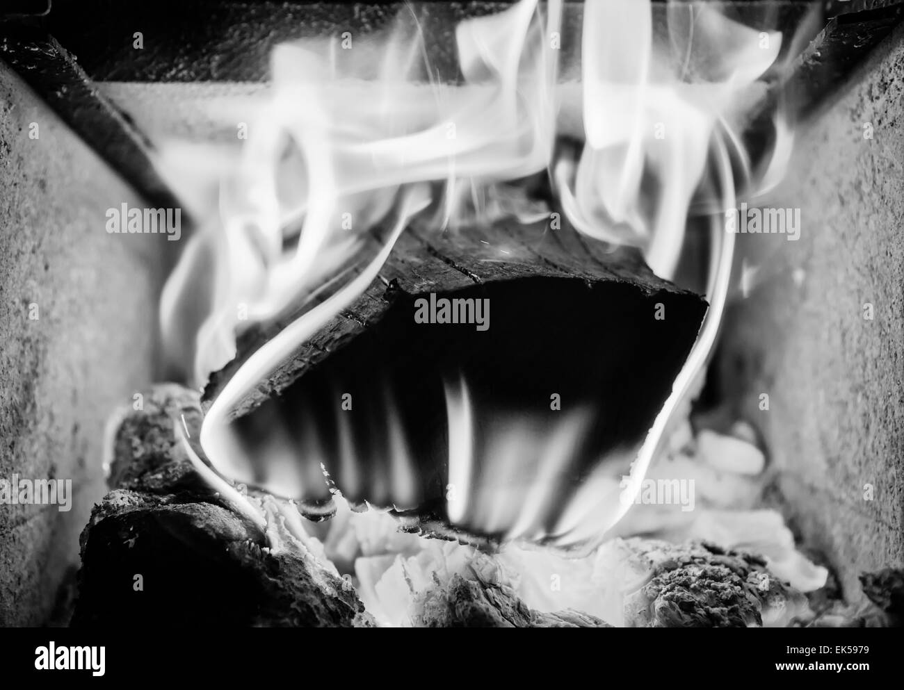 Tubo della stufa a legna Foto e Immagini Stock in Bianco e Nero - Alamy
