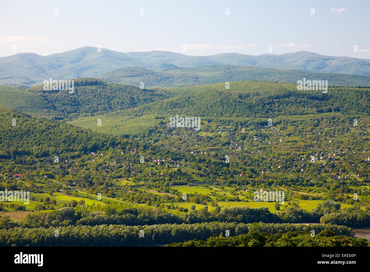 Colline o montagne immagini e fotografie stock ad alta risoluzione - Alamy