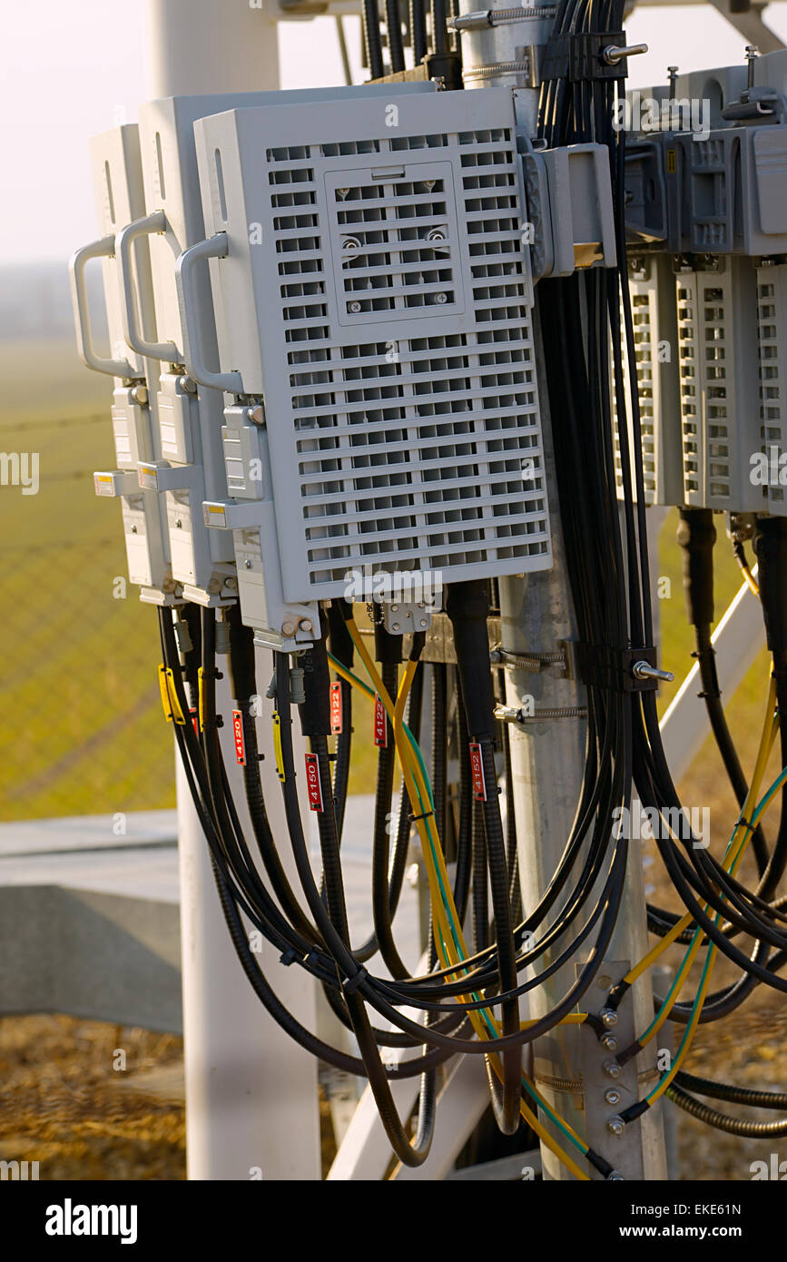 Cavi elettrici e di telecomunicazione immagini e fotografie stock ad ...