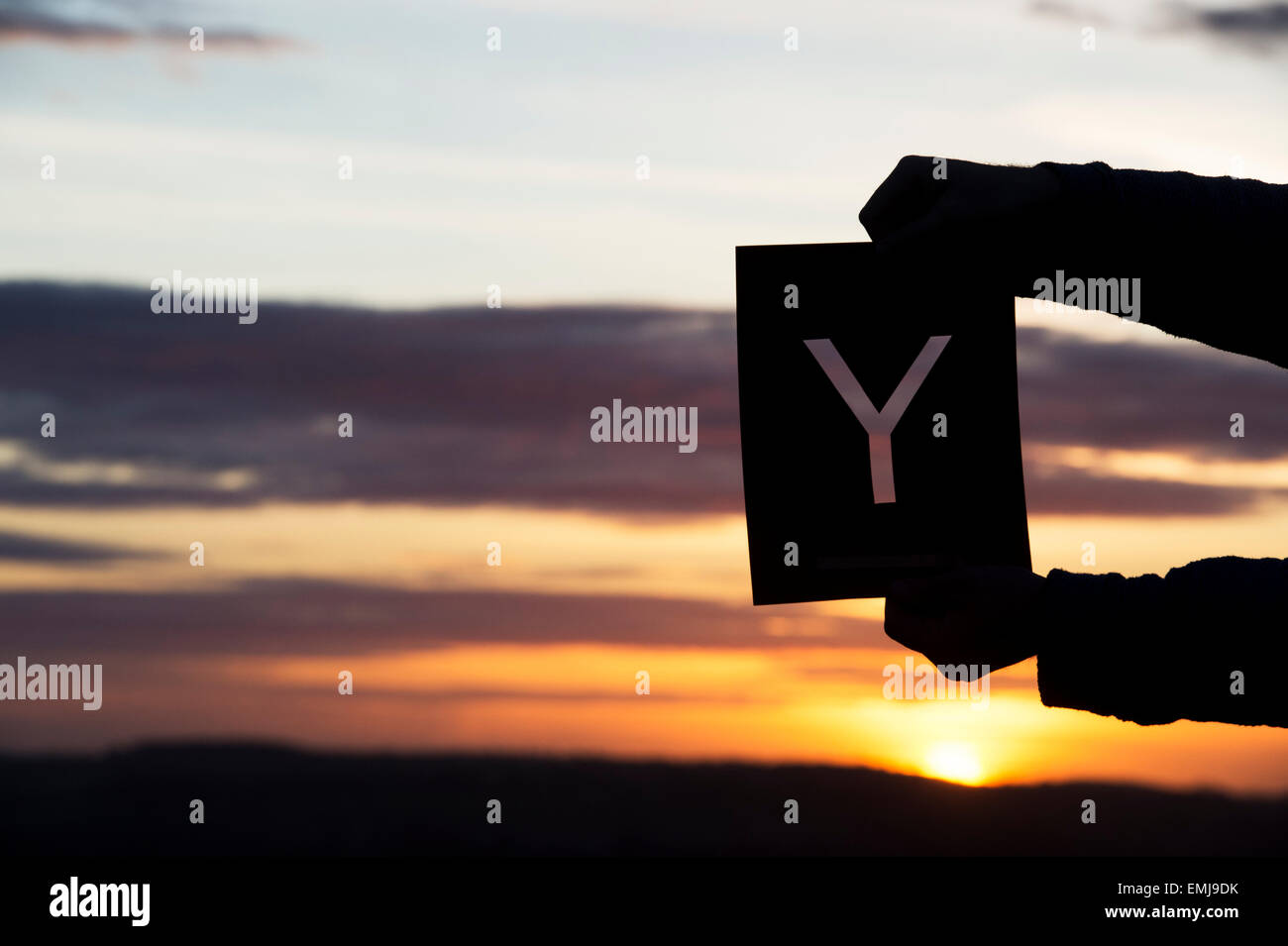 Lettere con le mani immagini e fotografie stock ad alta risoluzione - Alamy