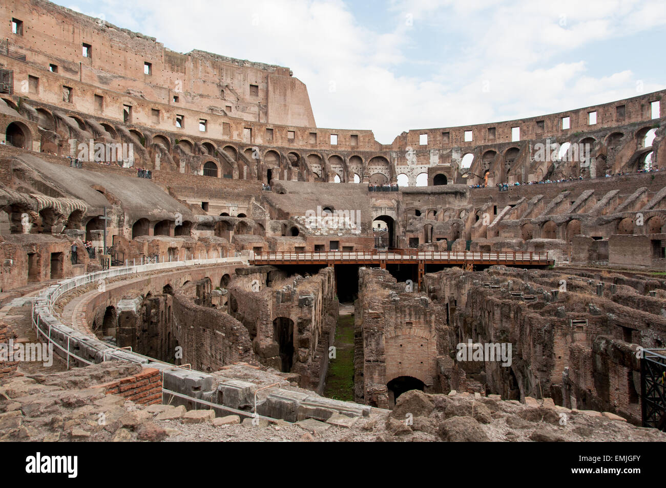 Colosseo dentro immagini e fotografie stock ad alta risoluzione - Alamy