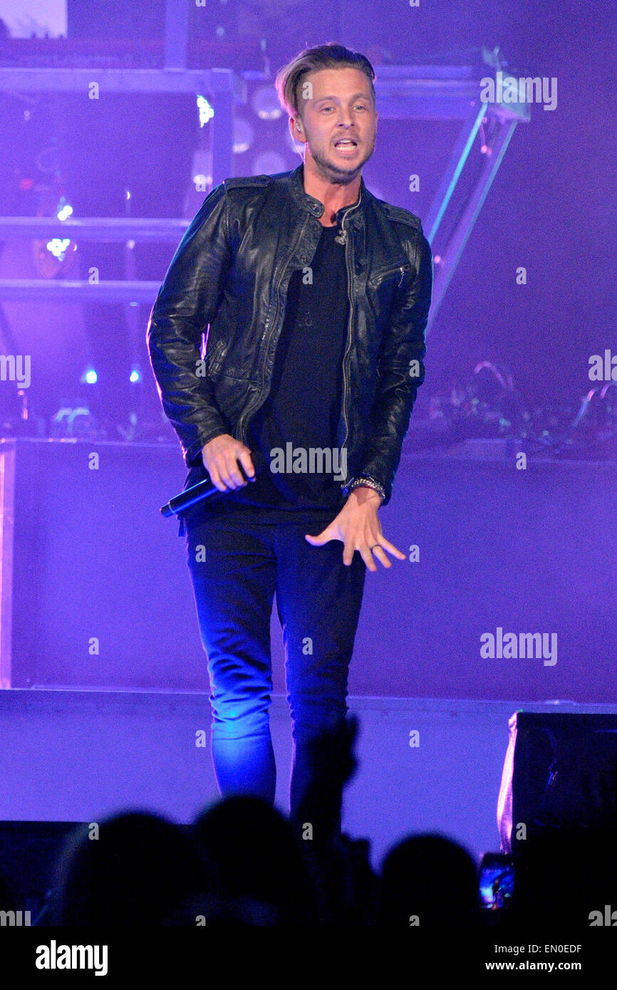 Onerepublic lead singer ryan tedder immagini e fotografie stock ad alta risoluzione - Alamy