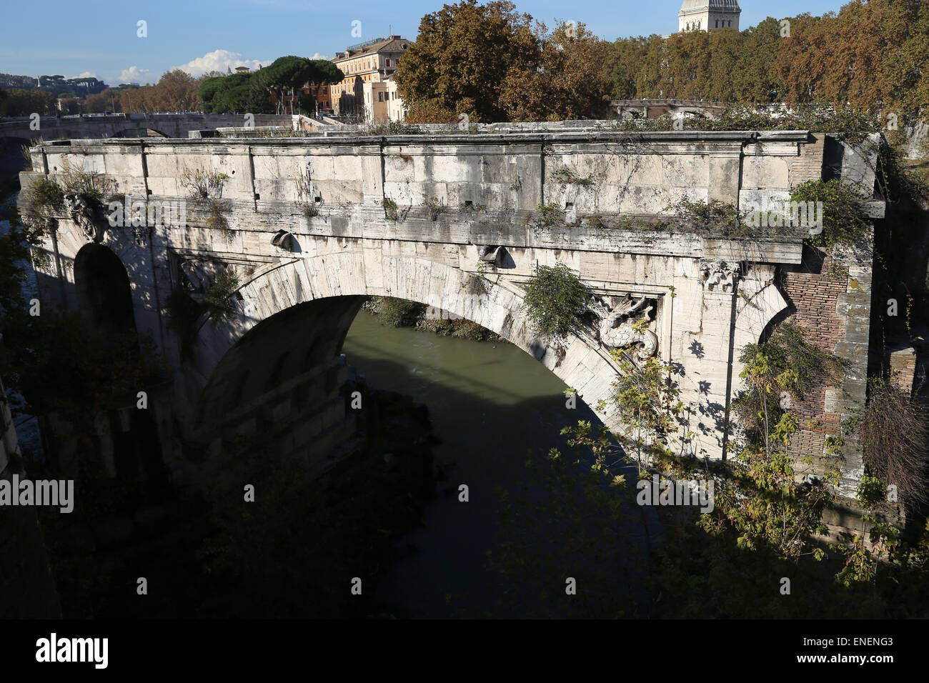 Ponte rotto broken bridge rome immagini e fotografie stock ad alta ...