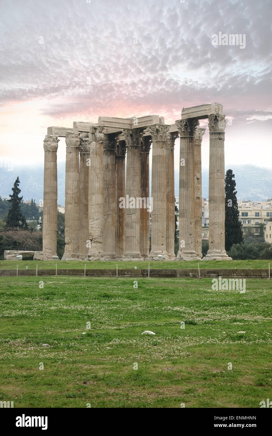 Tempio di zeus olimpico di atene immagini e fotografie stock ad alta ...