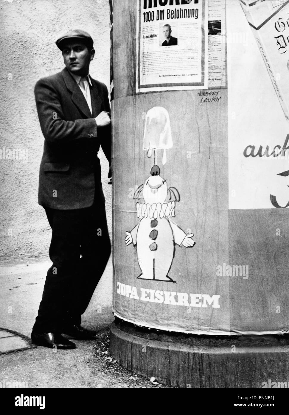 1950s fashion ad Foto e Immagini Stock in Bianco e Nero - Alamy