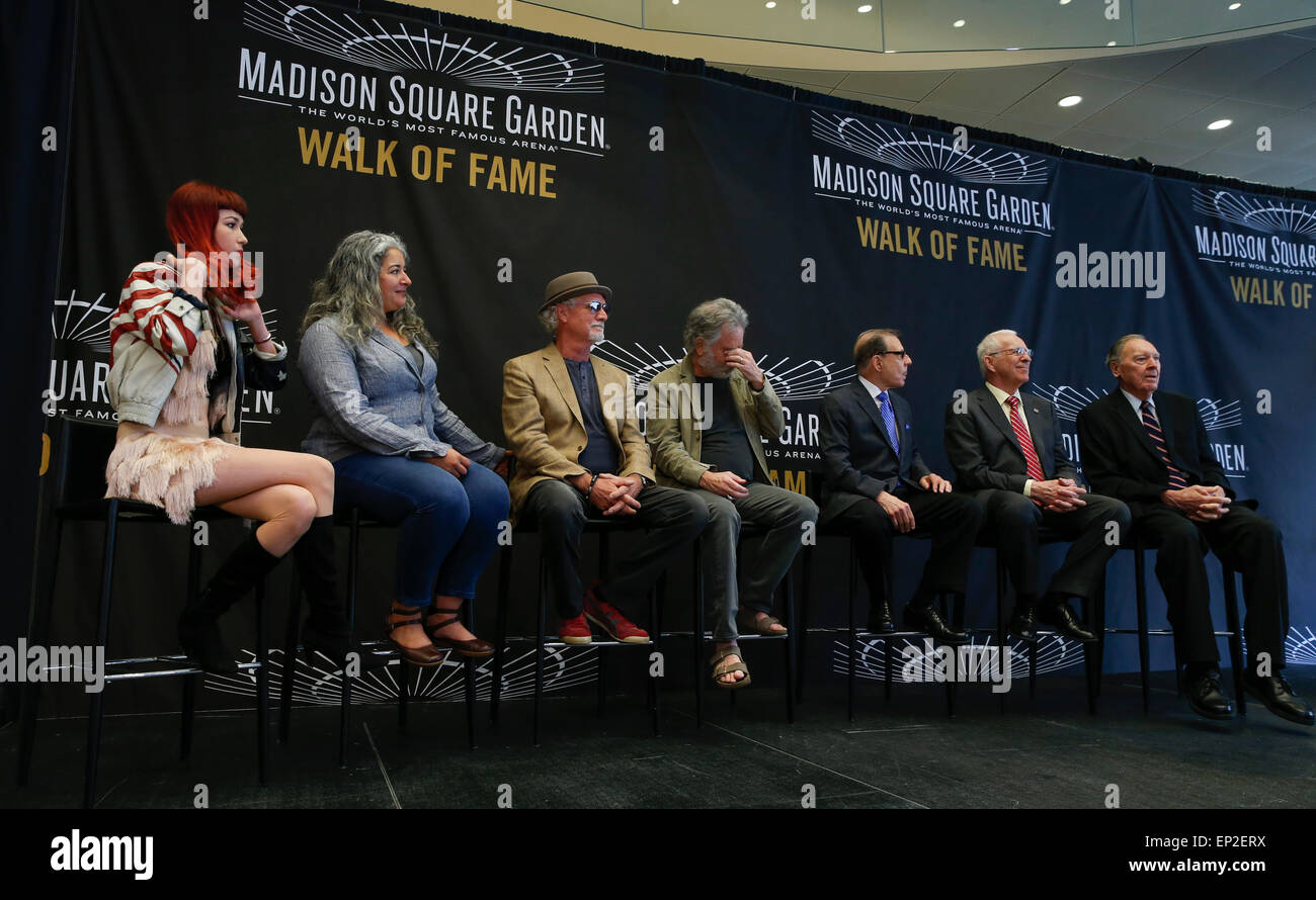 New York, NY - 11 Maggio 2015: Reya Hart, Trixie Garcia, Bob Weir, Bill Kreutzmann, George ...