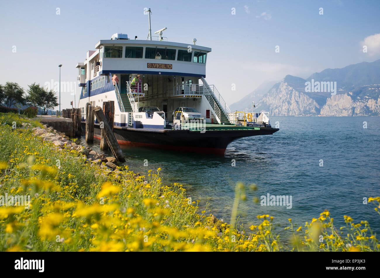Traghetti lago di garda immagini e fotografie stock ad alta risoluzione ...