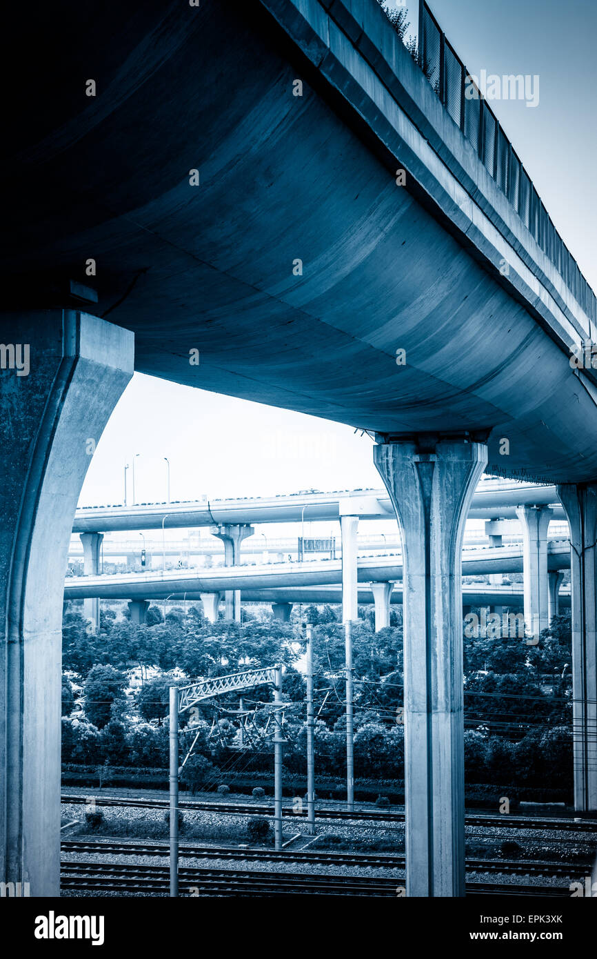 Cavalcavia concreto immagini e fotografie stock ad alta risoluzione - Alamy