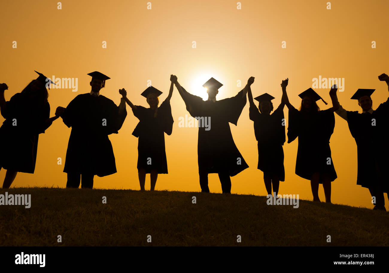 Laureati maschi immagini e fotografie stock ad alta risoluzione - Alamy