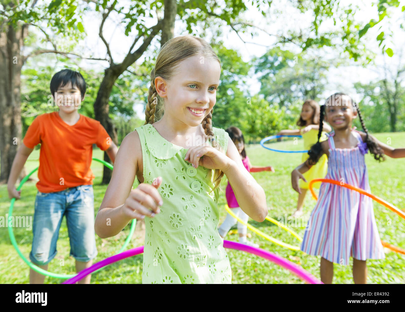 Bambini che giocano al parco immagini e fotografie stock ad alta ...