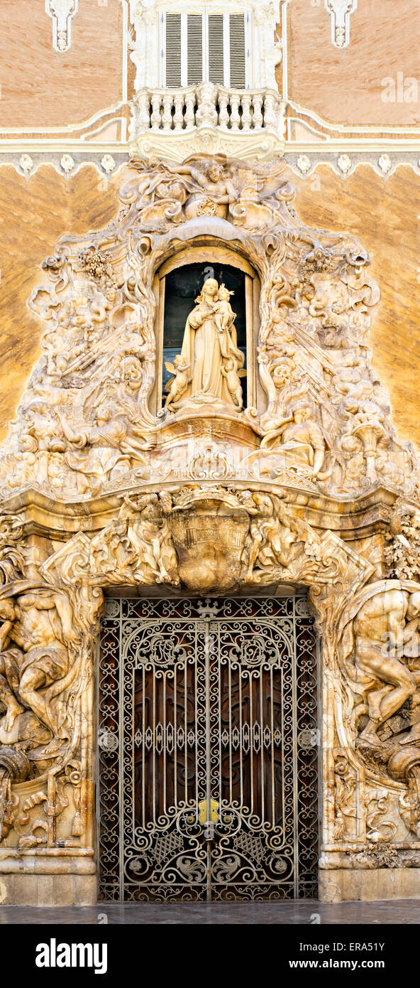 Museo della ceramica di valencia immagini e fotografie stock ad alta ...