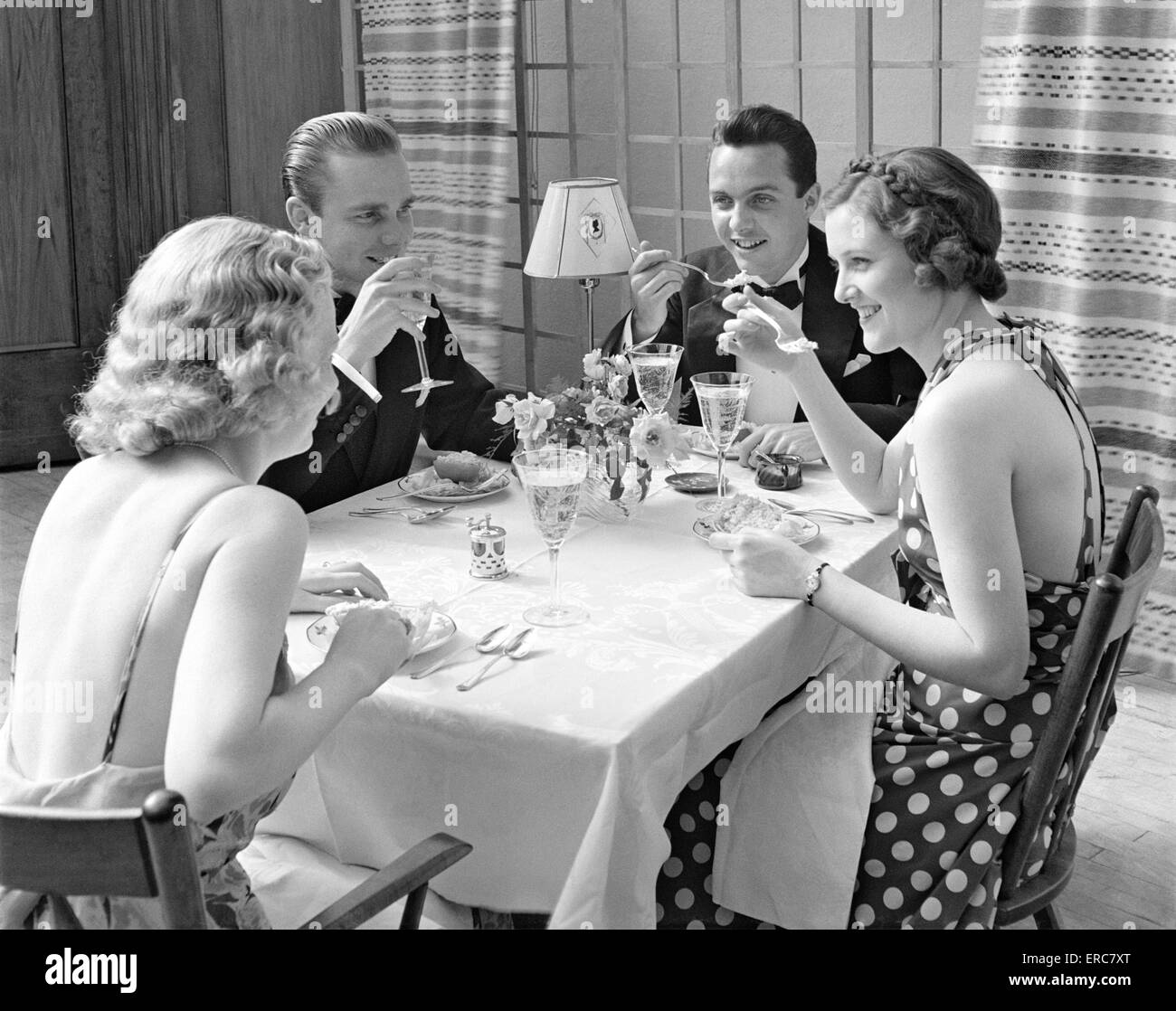 1930s two men dining eating immagini e fotografie stock ad alta ...