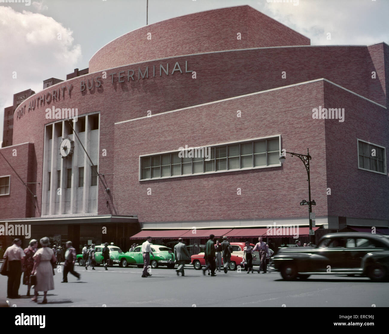 1950s bus immagini e fotografie stock ad alta risoluzione - Alamy