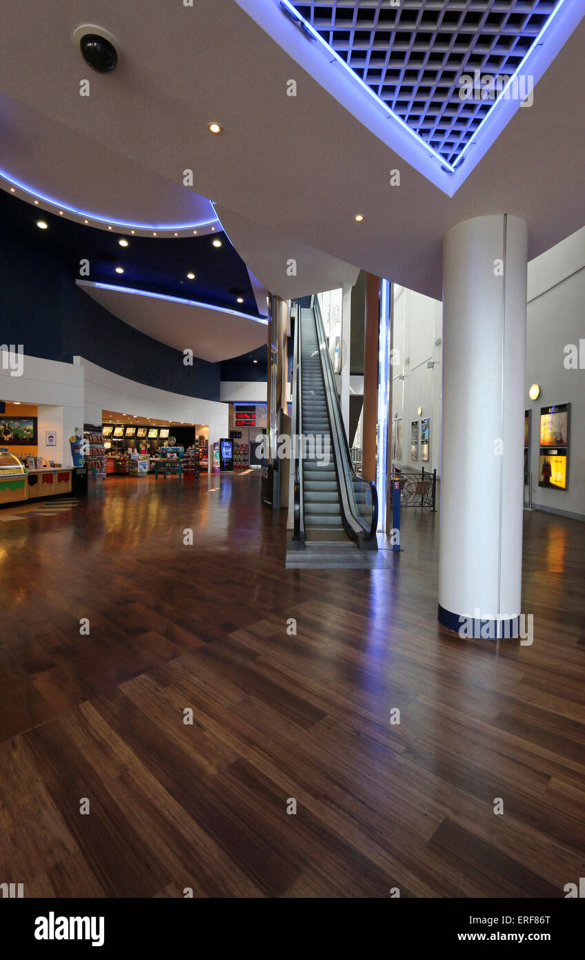 Foyer cinema immagini e fotografie stock ad alta risoluzione - Alamy