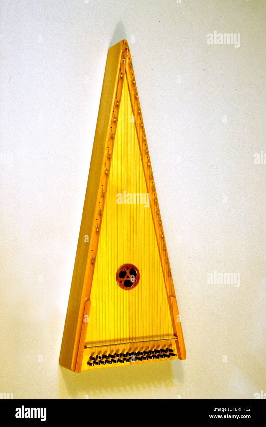 Il salterio - antica e medievale di strumento a corda della famiglia ...