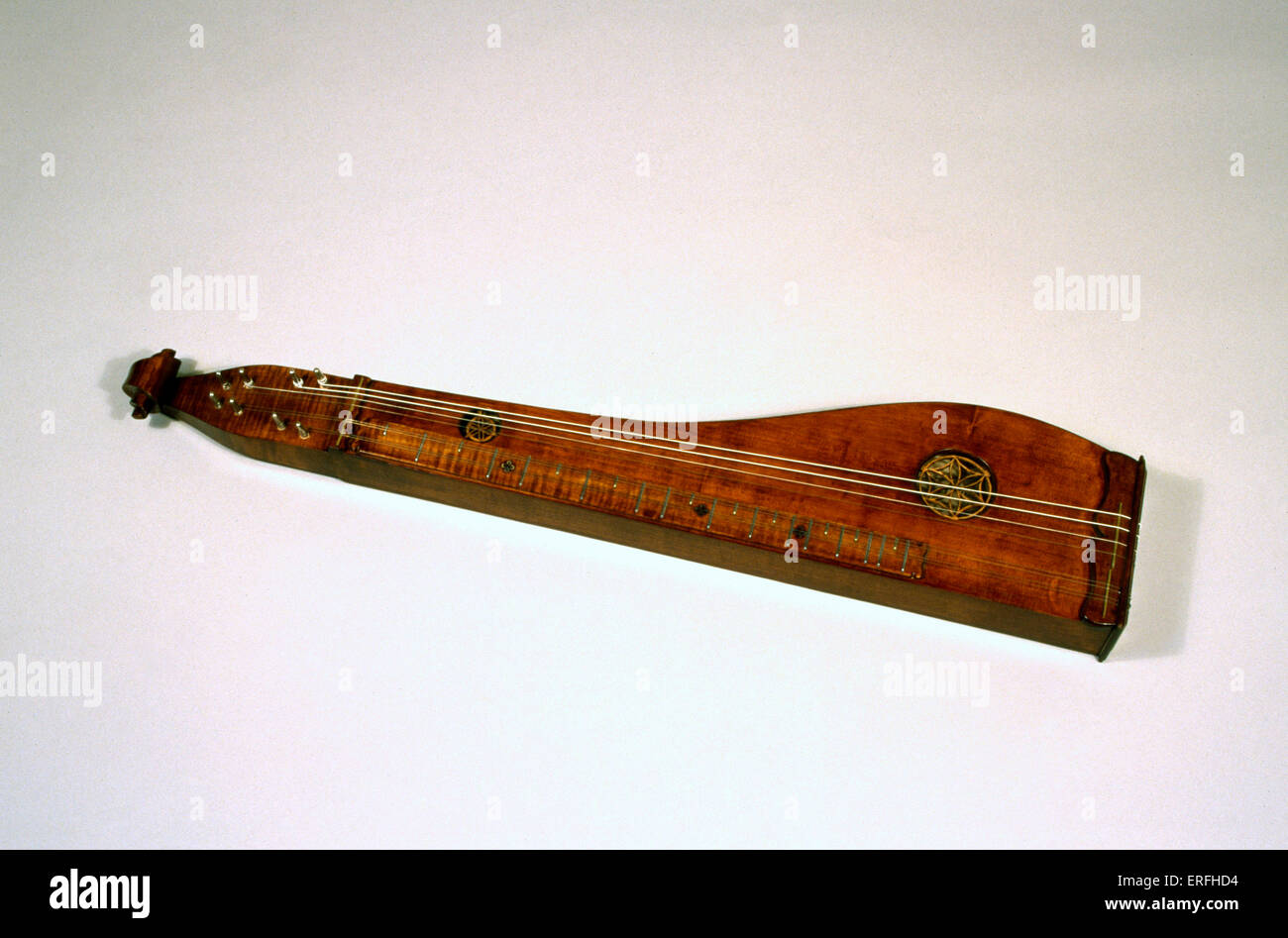 Cetra strumento immagini e fotografie stock ad alta risoluzione - Alamy