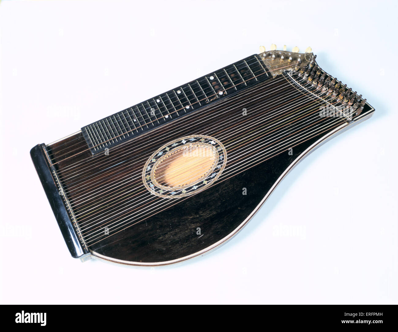 Cetra strumento immagini e fotografie stock ad alta risoluzione - Alamy