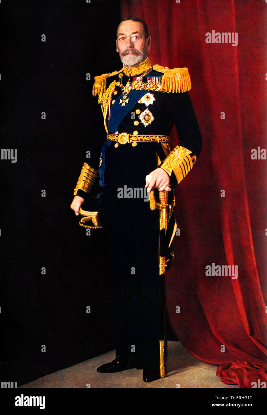 King George V - in pieno uniforme del vestito con la spada in ritratto ...