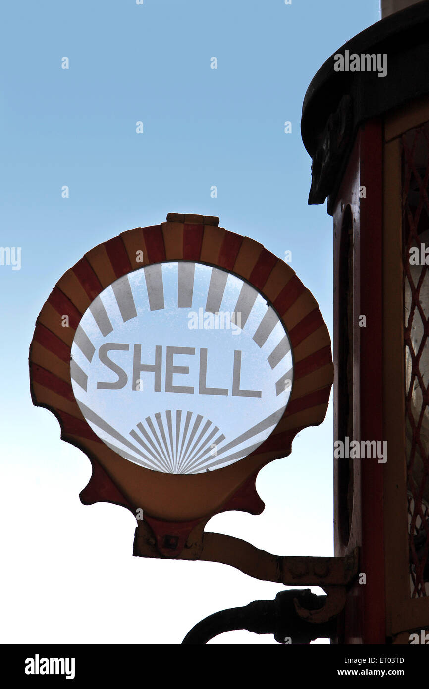 Shell logo shell logo shell logo immagini e fotografie stock ad alta ...