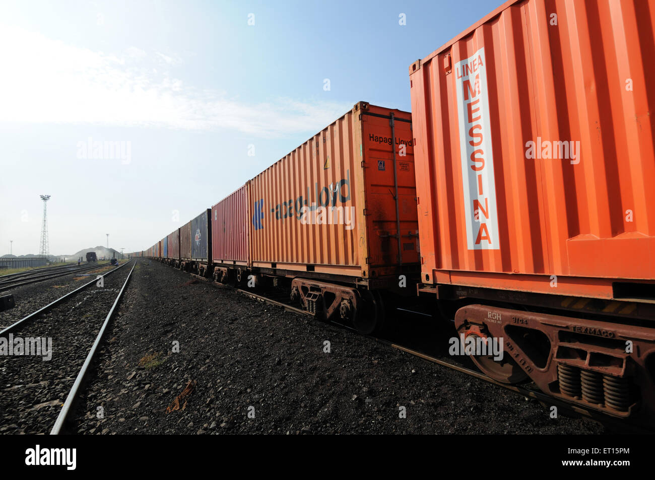Container merci treno, centrale elettrica, Adani Power, Mundra, Kutch ...